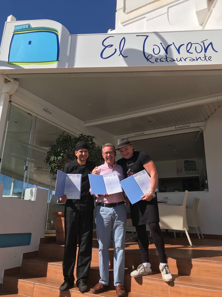 Steven Saunders at Restaurante El Torreon - The Little Geranium ...